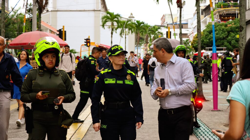 La carrera tercera del centro de Ibagué fue intervenida por la Policía ...
